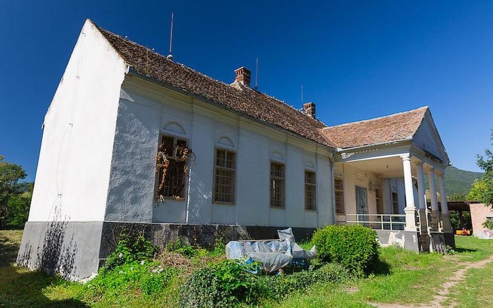 Conacul Thoroczkay – Rudnyanszky din Colțești, vechi de aproape 200 de ...